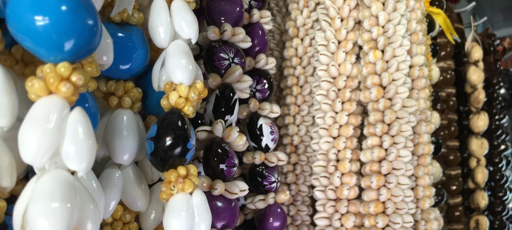 Discover the Kukui Nut Lei – Leilanis Leis